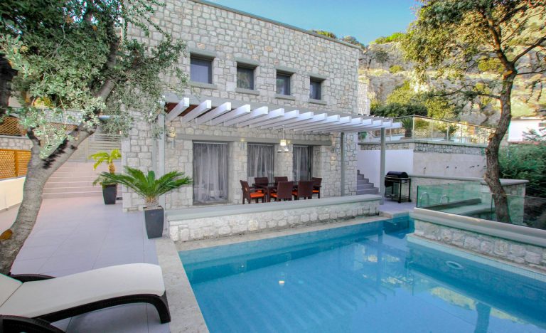 Pefkos Villas Rhodes | Beach Villas Private Pools | 2,3 and 4 Bedrooms